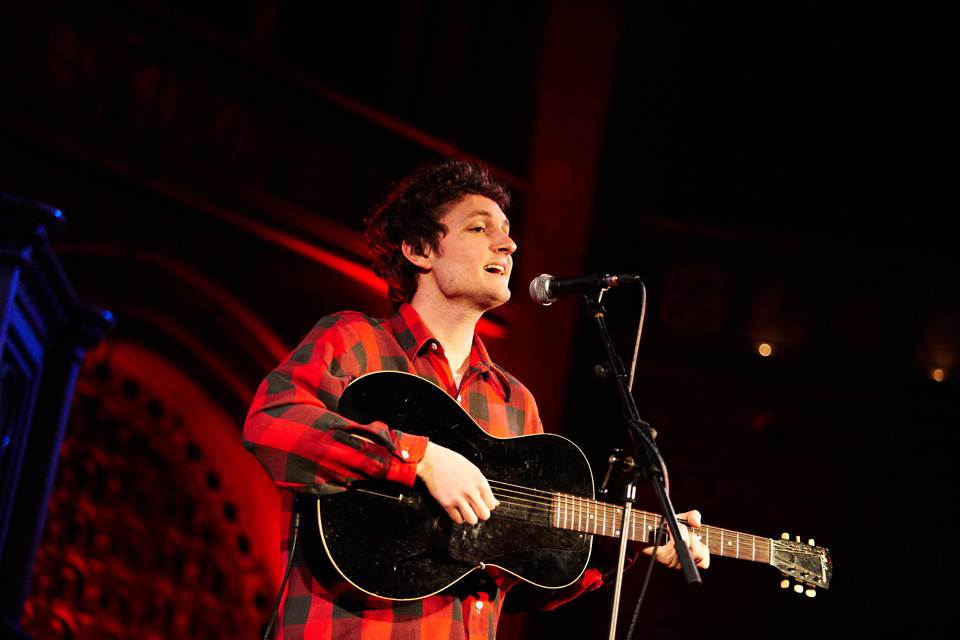 Sam Amidon-Union Chapel, London-220211 | Photo by Steve Asenjo ...